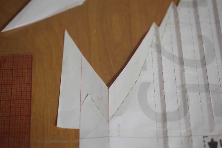 How to Raise a V-Neck Neckline (Basic + Advanced) | Itch to Stitch