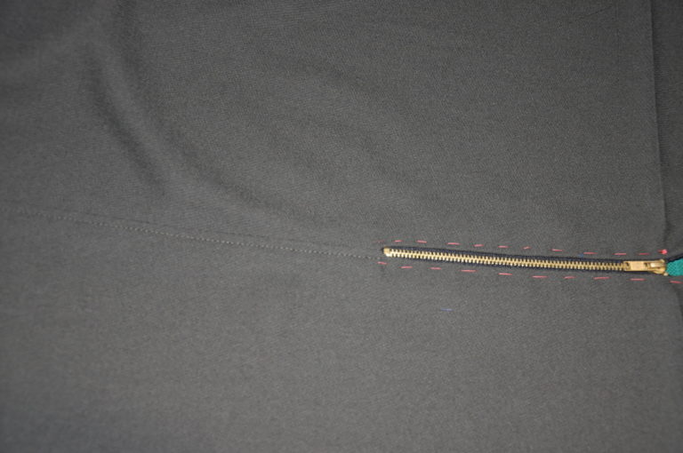 How to Add Ankle Zipper to Your Joggers | Itch to Stitch