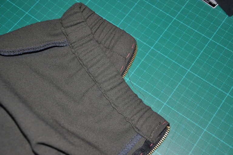 How to Add Ankle Zipper to Your Joggers | Itch to Stitch