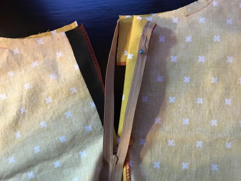 How to Install a Lapped Zipper with Facings | Itch to Stitch