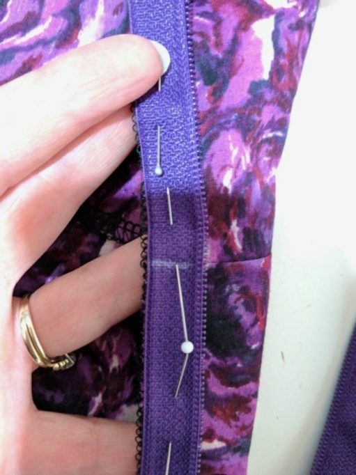 How to Install a Lapped Zipper with Facings | Itch to Stitch