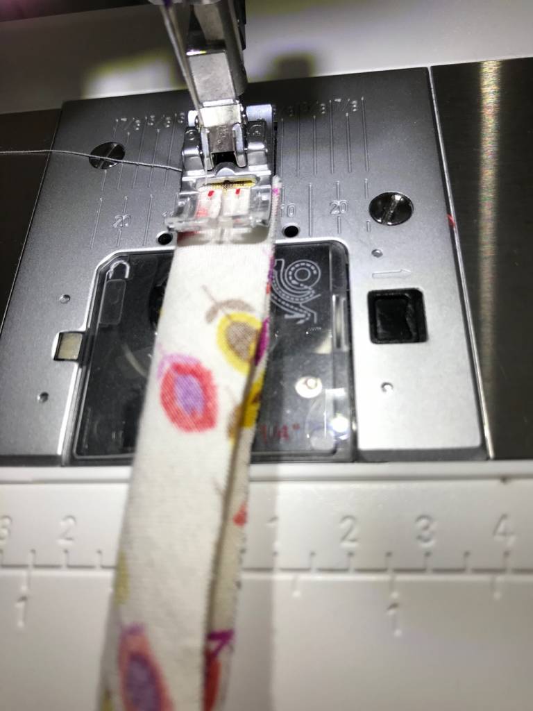 Turning Loops/Spaghetti Straps – Three Ways | Itch to Stitch