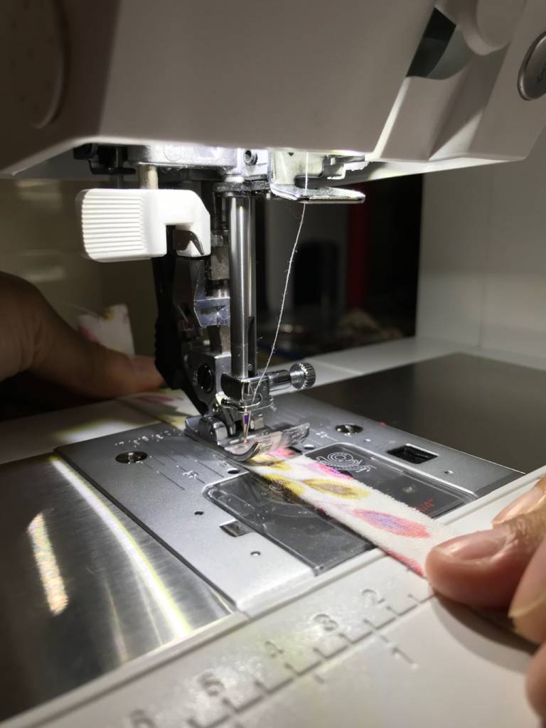 Turning Loops/Spaghetti Straps – Three Ways | Itch to Stitch