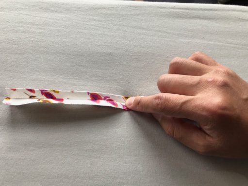 Turning Loops/Spaghetti Straps – Three Ways | Itch to Stitch