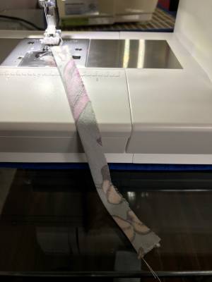 Turning Loops/Spaghetti Straps – Three Ways | Itch to Stitch