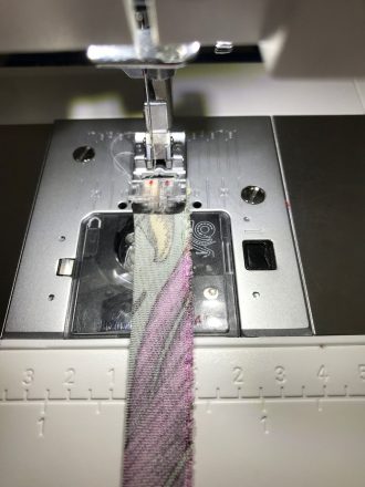 Turning Loops/Spaghetti Straps – Three Ways | Itch to Stitch