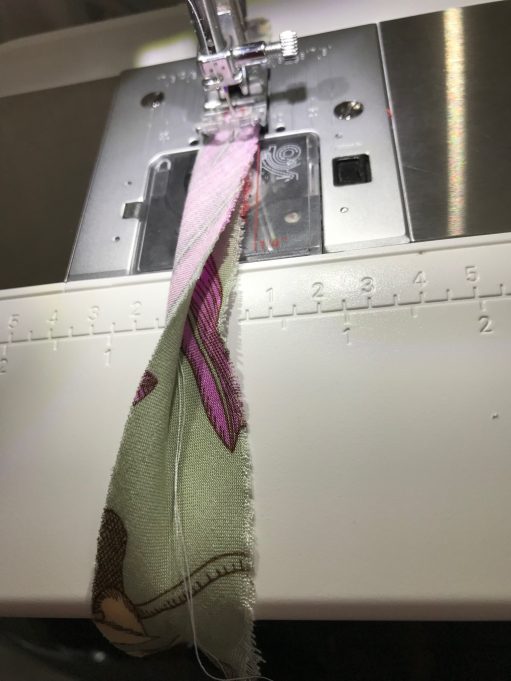 Turning Loops/Spaghetti Straps – Three Ways | Itch to Stitch